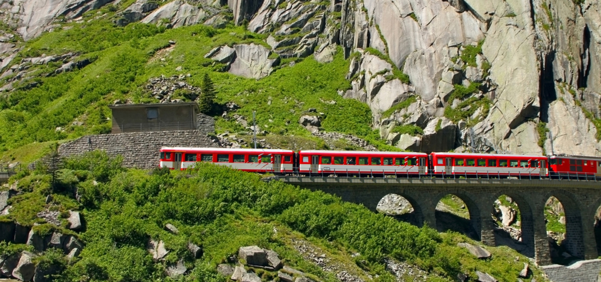 Gotthard Panorama Express Train | Railbookers