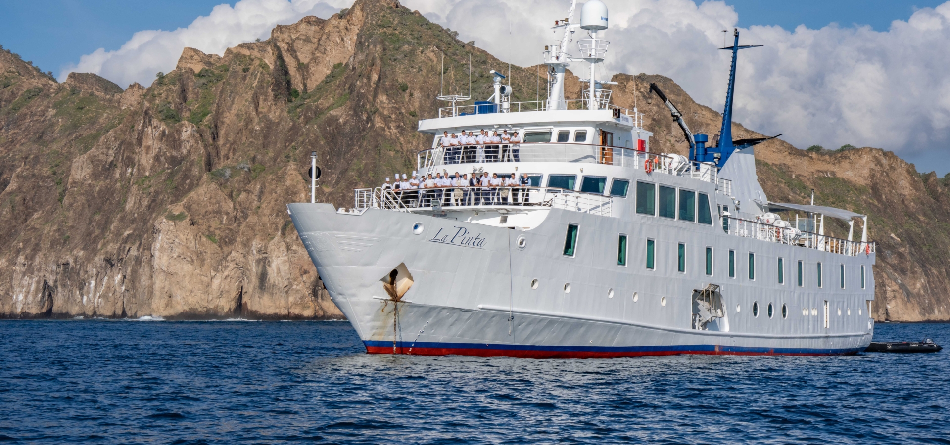 Cruise Ships: Yacht La Pinta | Railbookers®