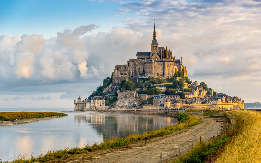 Classes of Service Onboard the Train | Railbookers®